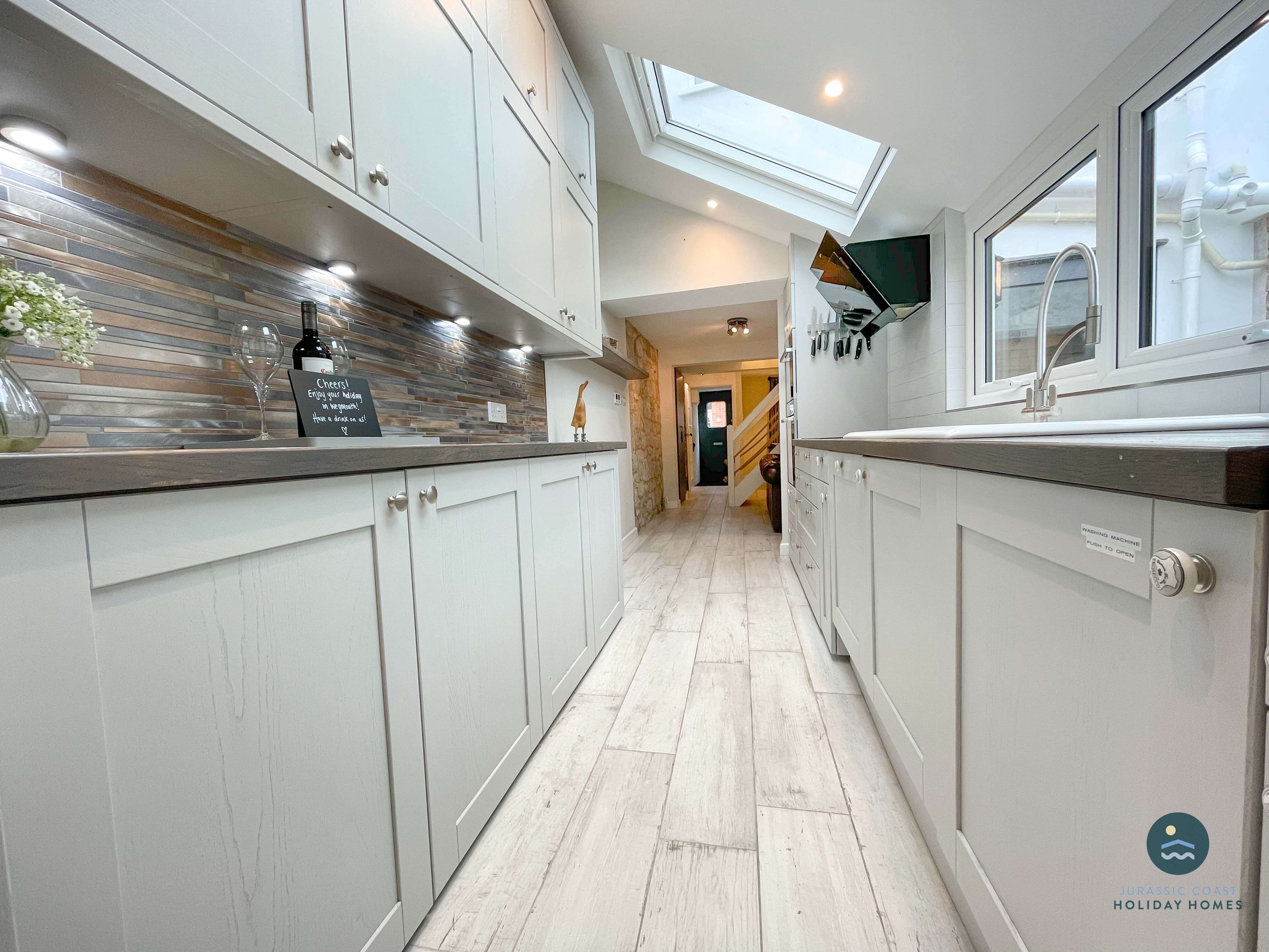 Cobb Cottage | Harbour Cottage With Permit Parking